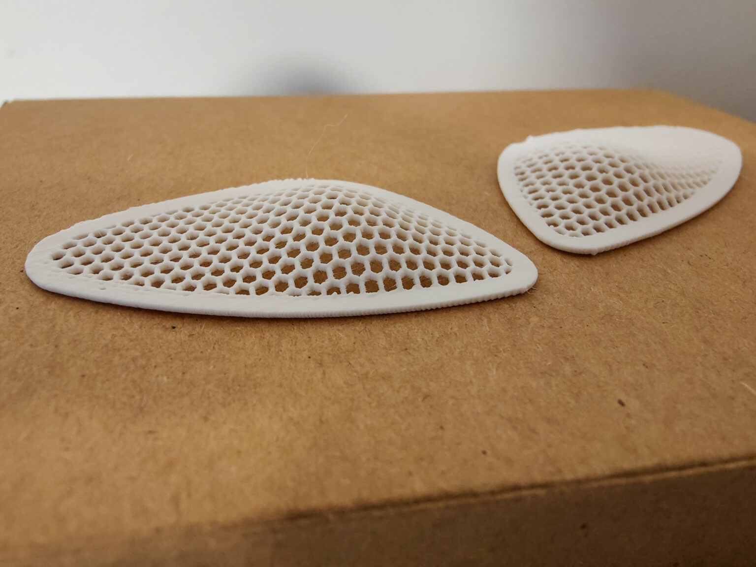 Therian Tail – Attach with a Metal Carabiner - therian.fi