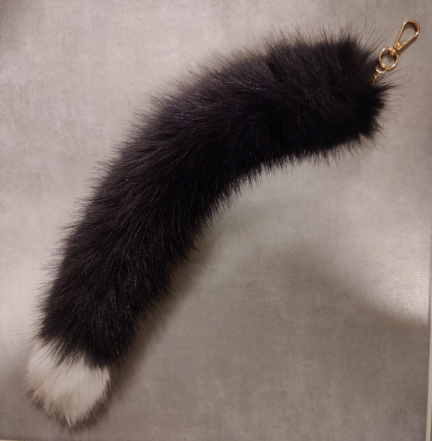 Therian Tail – Attach with a Metal Carabiner - therian.fi